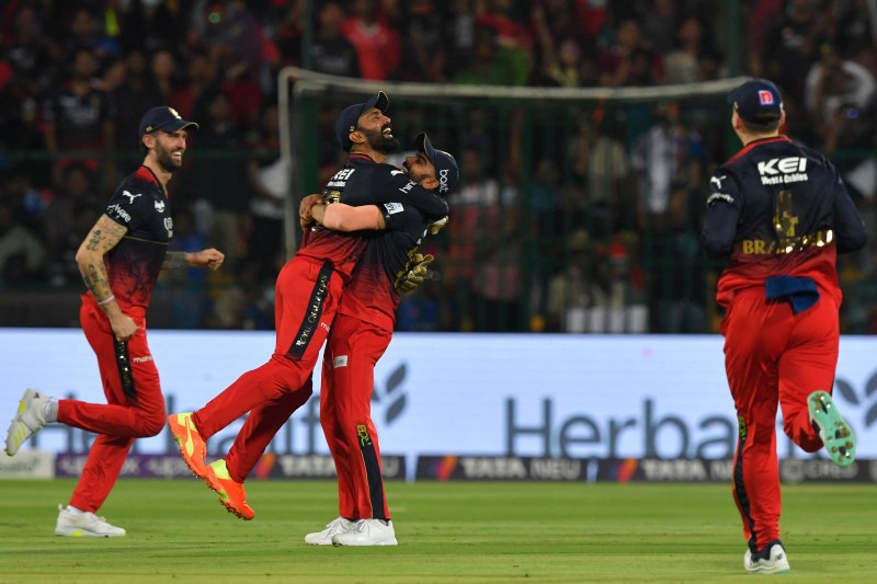 Snail Cricket - Doodle Cricket Game - Axycube Solutions Pvt Ltd.